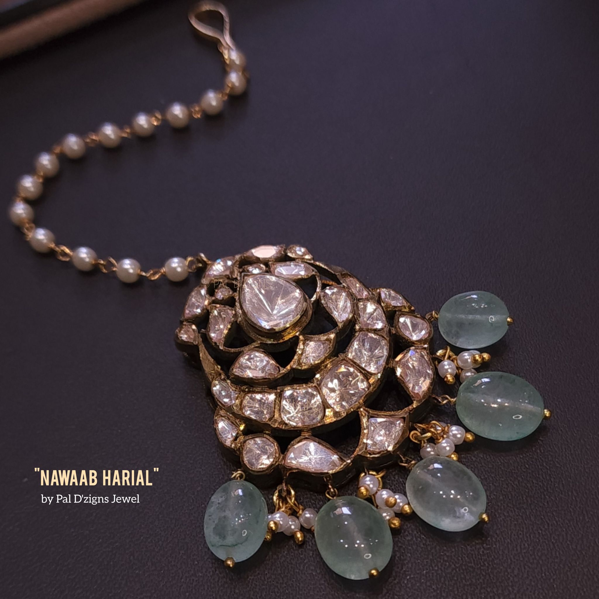 Hariyal nawaabi maangtikka